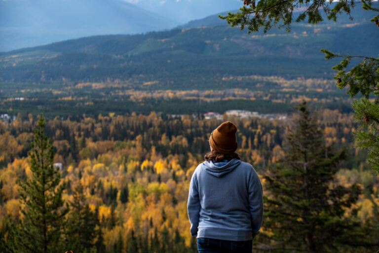 Explore Our Seasons - Sun - Mountains - Tourism Valemount